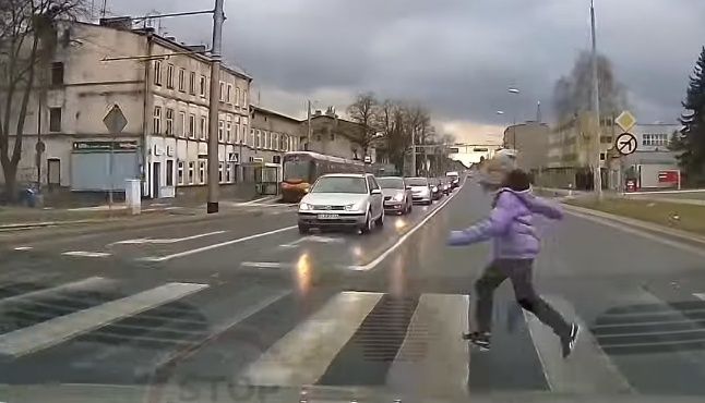 Paskatās pa labi, bet neskatās pa kreisi (+ VIDEO) - iAuto