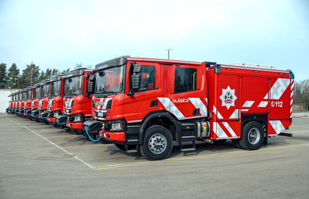 VUGD saņem pirmās no kopumā 58 Scania ugunsdzēsības autocisternām ...