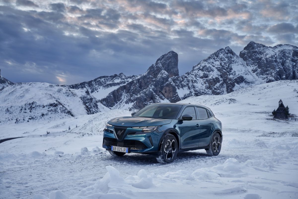 Alfa Romeo Junior Ibrida Q4: 48V Hibrīda SUV for 2025 - NewsyList